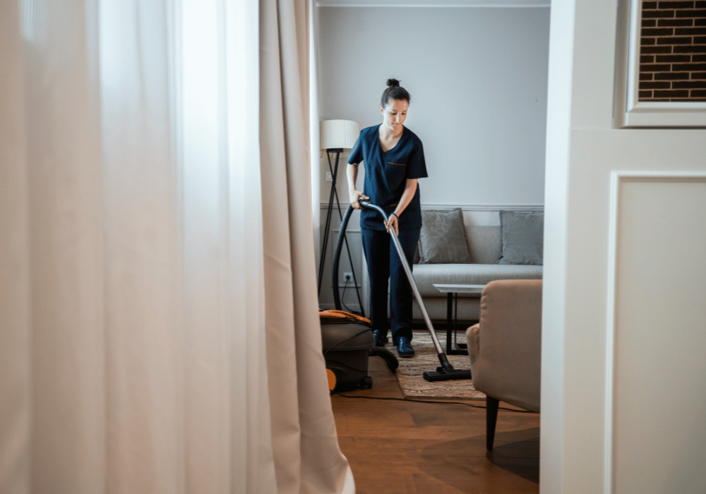 5 Reasons To Hire A Professional Maid | London Small Business